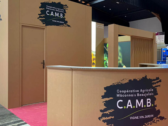 Stand Carton Personnalisé - Conception & Fabrication Sur Mesure - Kharton